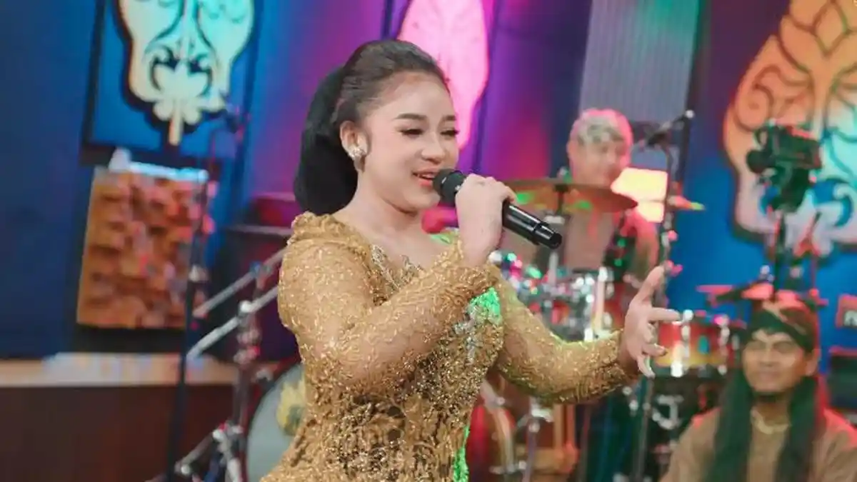 Chord Gitar dan Lirik Lagu Kari Cerito versi Niken Salindry: Kadung ...