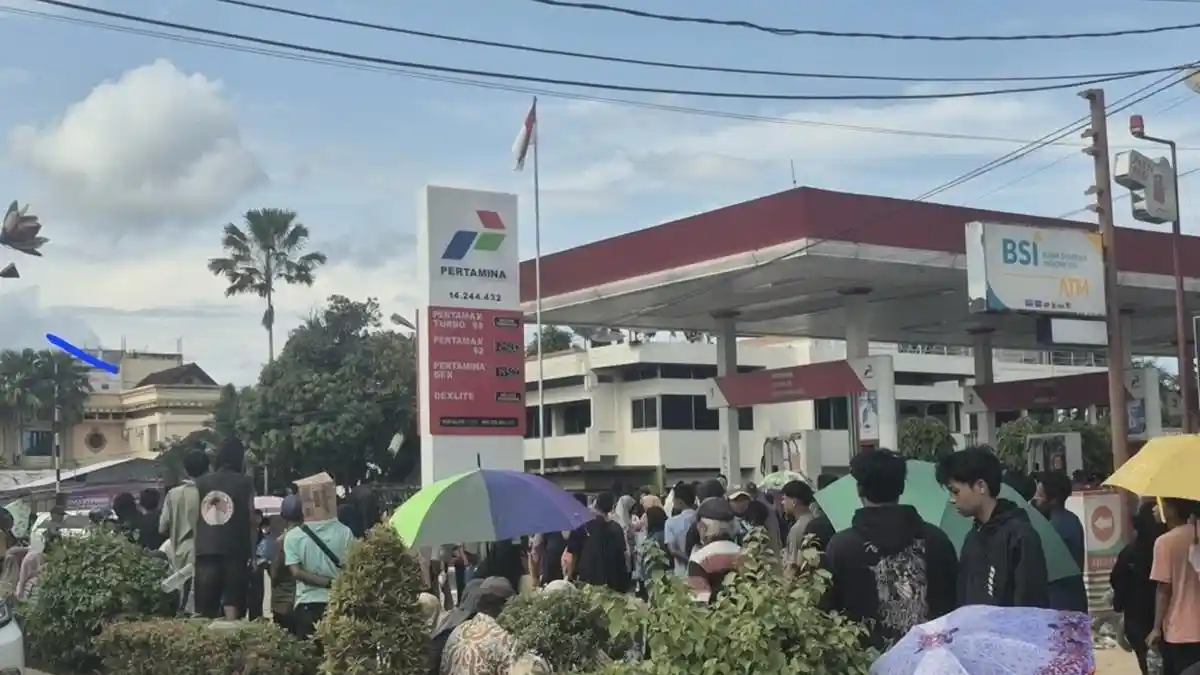 Antrean di Semua SPBU di Langsa Masih Mengular, Masyarakat Jangan Panik ...
