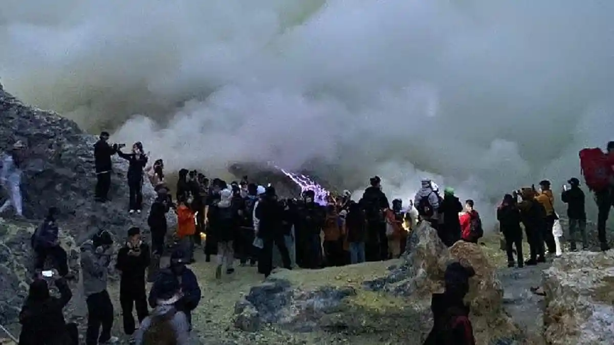 TWA Kawah Ijen di Banyuwangi Ditutup Mulai Besok, Ini Penyebabnya ...