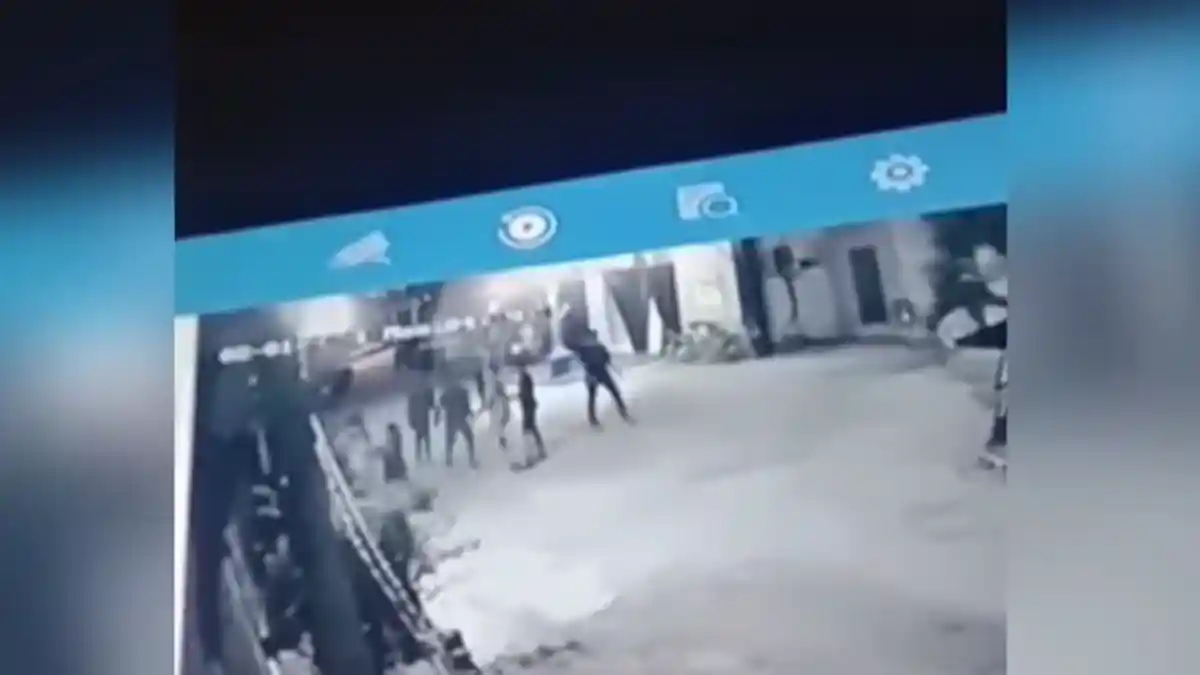 Video Detik-Detik Rinto Sabua CS Keroyok Anggota TNI di Parkiran ...