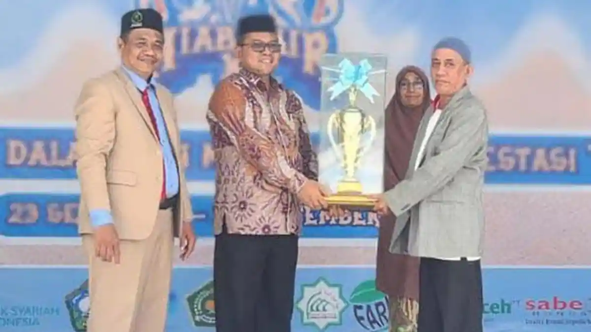 MA Insan Qur'ani Juara Umum RIAB Fair 2024 - Serambinews.com