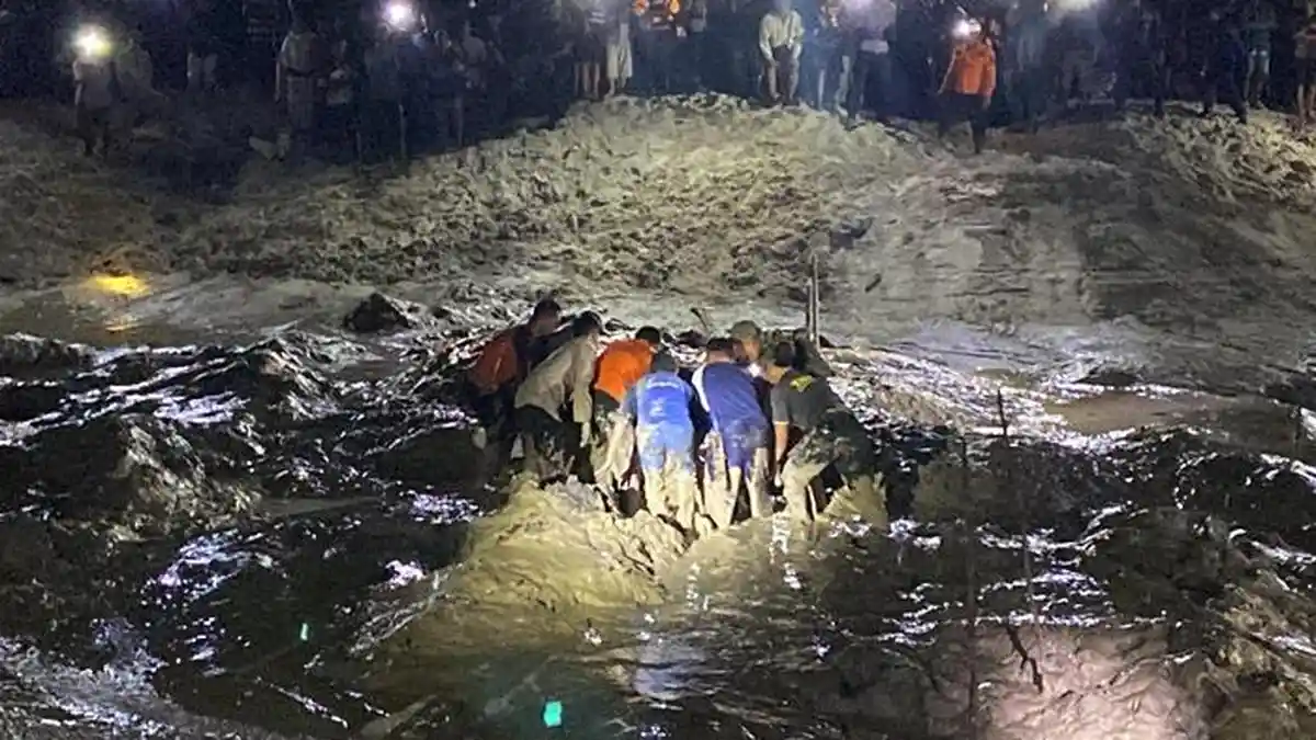Ditemukan Utuh Berjam-jam di Mulut Buaya, Detik-detik Jasad Rusmanto ...