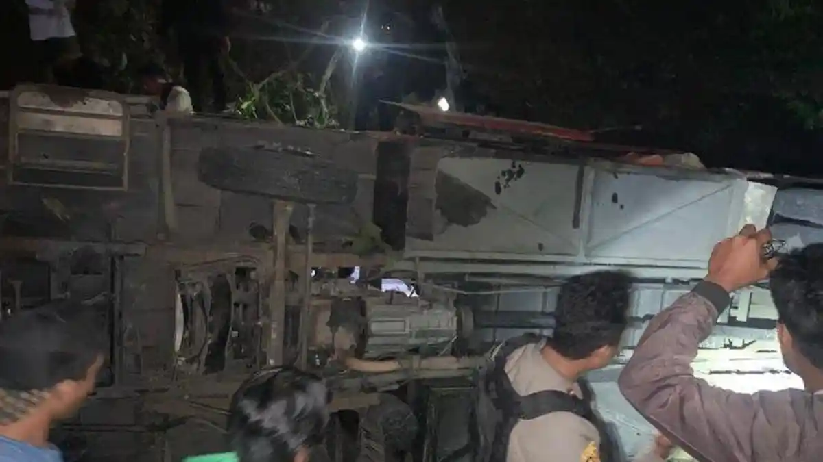 Korban Tewas Kecelakaan Bus Santri Gontor Poso akan Dibawa ke Palembang ...