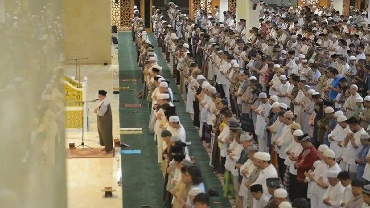 Bacaan Niat Solat Tarawih Sebagai Makmum Berjamaah di Masjid, Lengkap ...