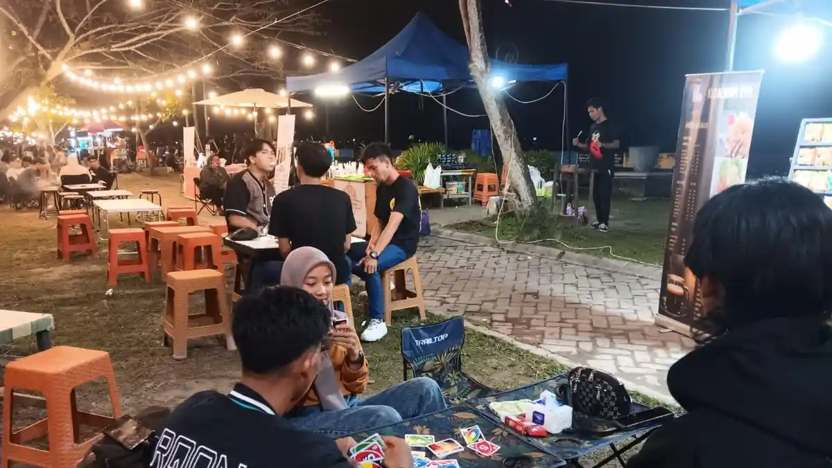 Tebu Kayan Malam Hari Kini, Jadi Tempat Nongkrong Favorit Anak Muda di ...