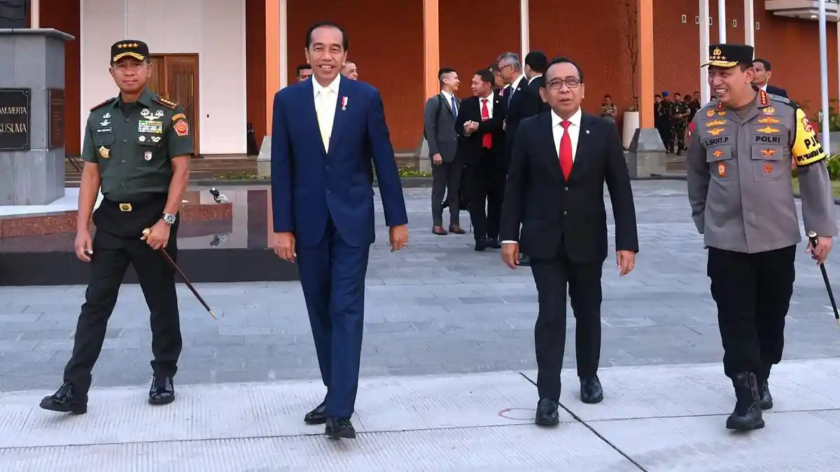 Inilah Arti Dasi Kuning Presiden Jokowi Saat Bertolak ke Jepang ...