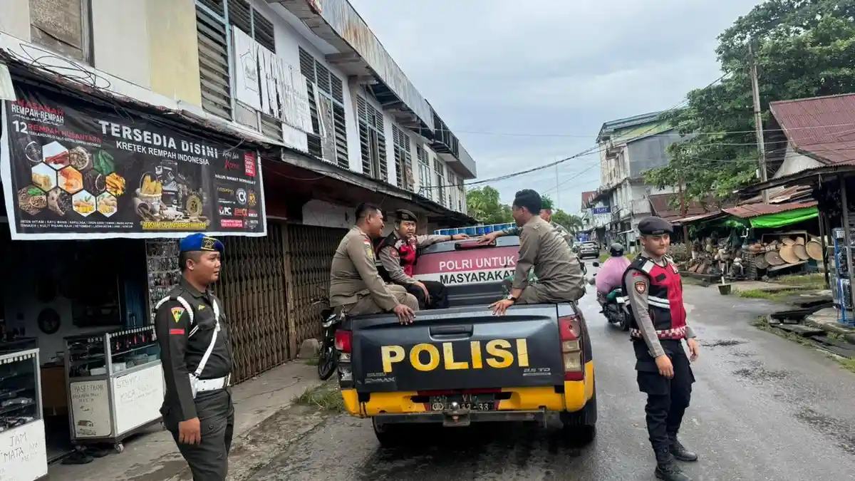 Personel Pos Pengamanan 82 Pasar Baru Intensifkan Patroli dan ...