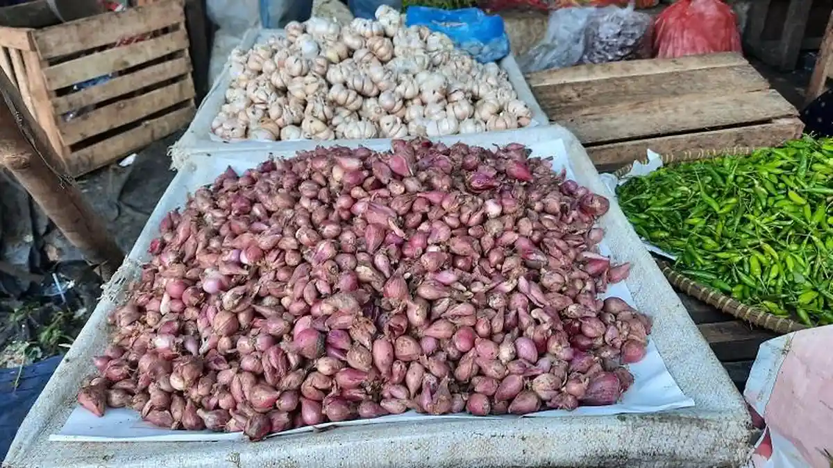 Dua Pekan Setelah Lebaran, Harga Bawang Merah di Depok Masih Rp52.500 ...