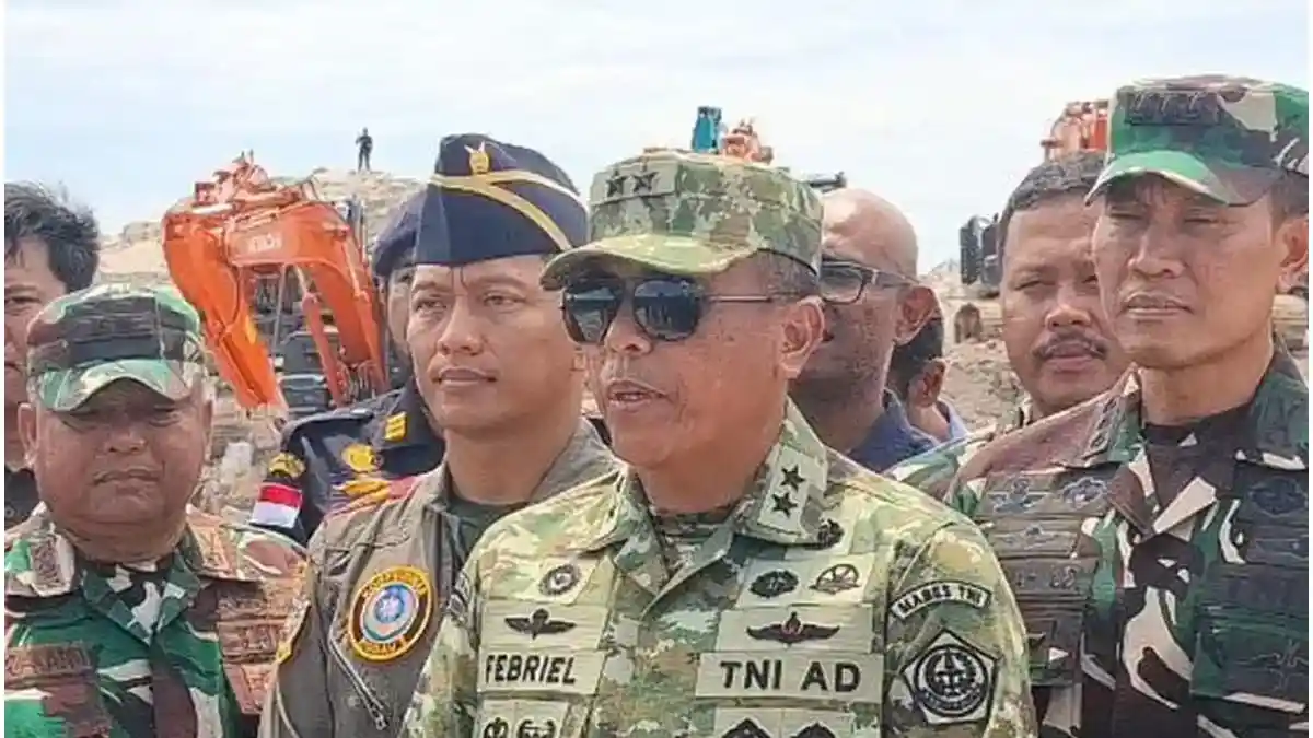 Profil Mayjen TNI Febriel Buyung Sikumbang Putra Makassar Pangdam XVII ...