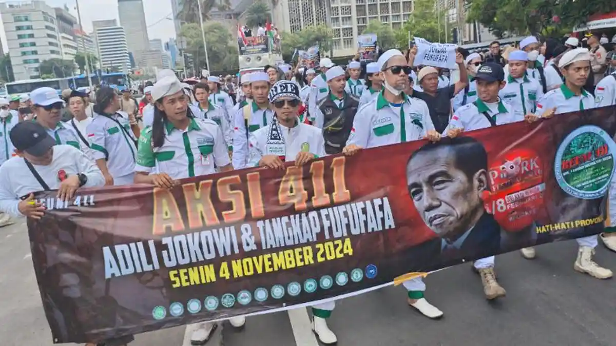Massa Aksi Reuni 411 Gelar Unjuk Rasa di Patung Kuda, Minta Jokowi ...