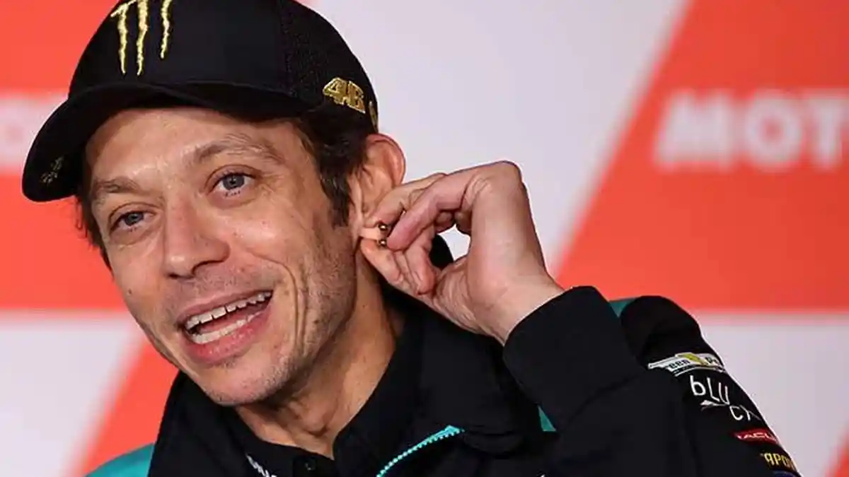 Alasan Valentino Rossi Izinkan Adiknya Luca Marini Bela Honda, Padahal ...