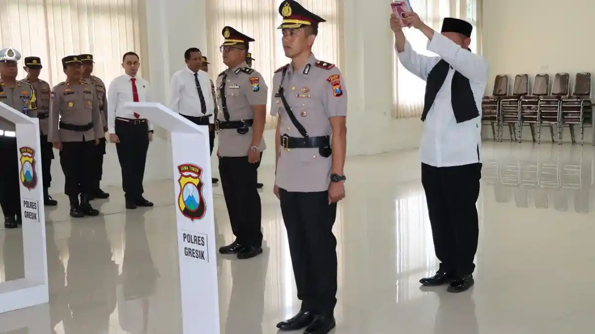 Baru Satu Bulan Menjabat, Wakapolres Gresik Berganti, Kini Ditempati ...