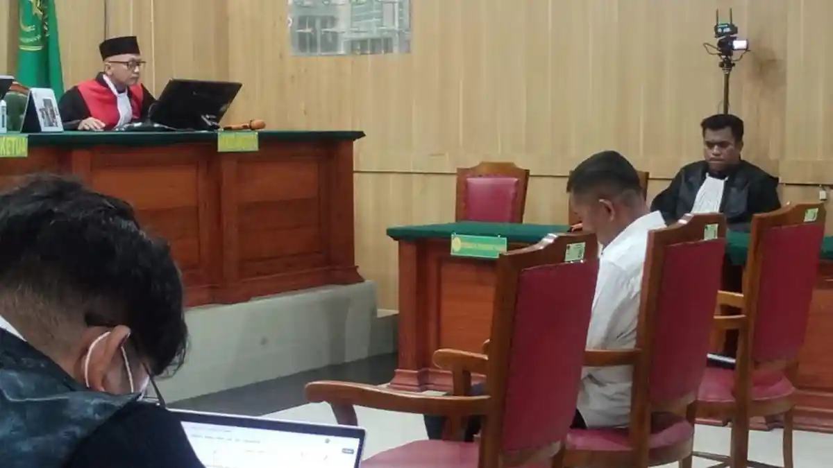 Breaking News: Hakim Vonis Keponakan Mantan Gubernur Maluku Utara AGK 4 ...