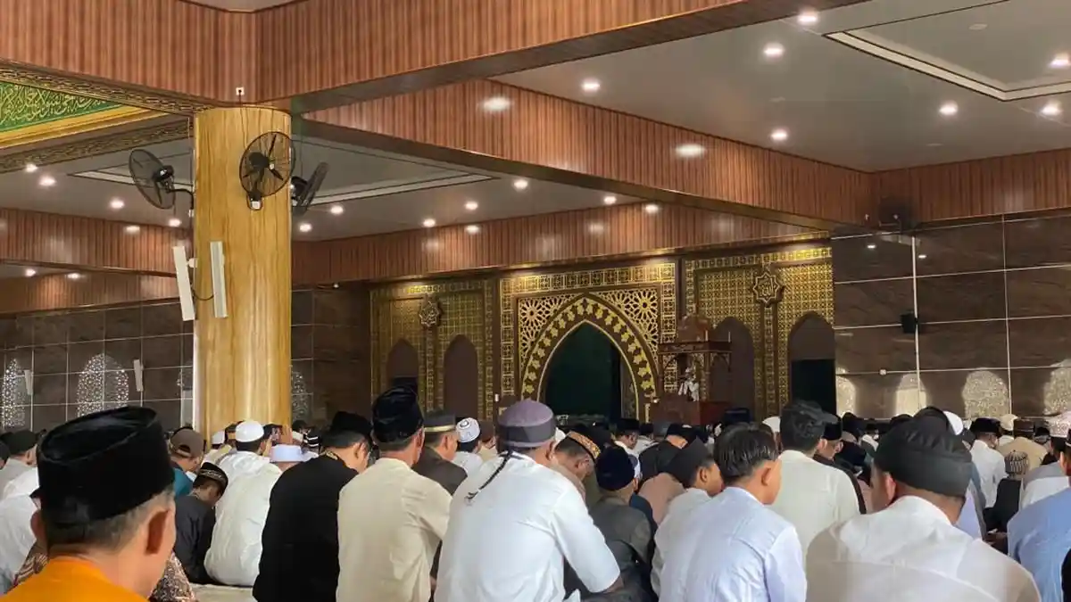 Apa Bedanya Salat Ied di Masjid, Lapangan, atau Rumah, Simak Tata Cara ...