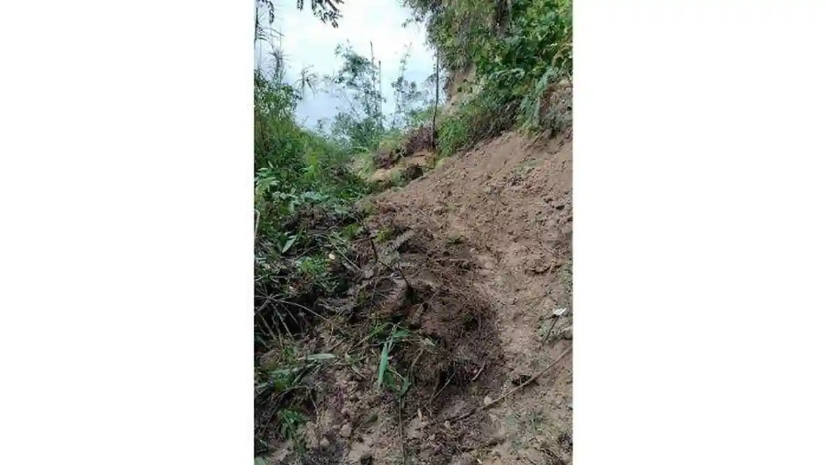 Longsor di Nagari Sipinang Agam, Akses Jalan Antar Jorong Tertutup ...