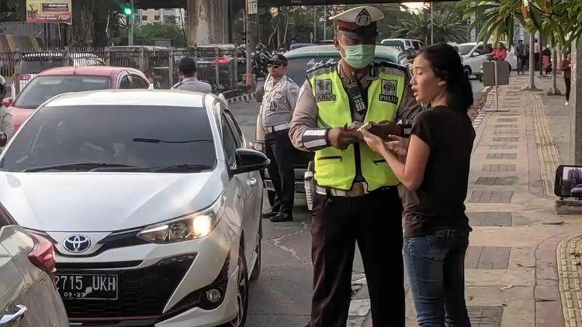 UPDATE Aturan Tilang Kendaraan Terbaru 2025, Razia Kini Bisa Tunjukkan ...