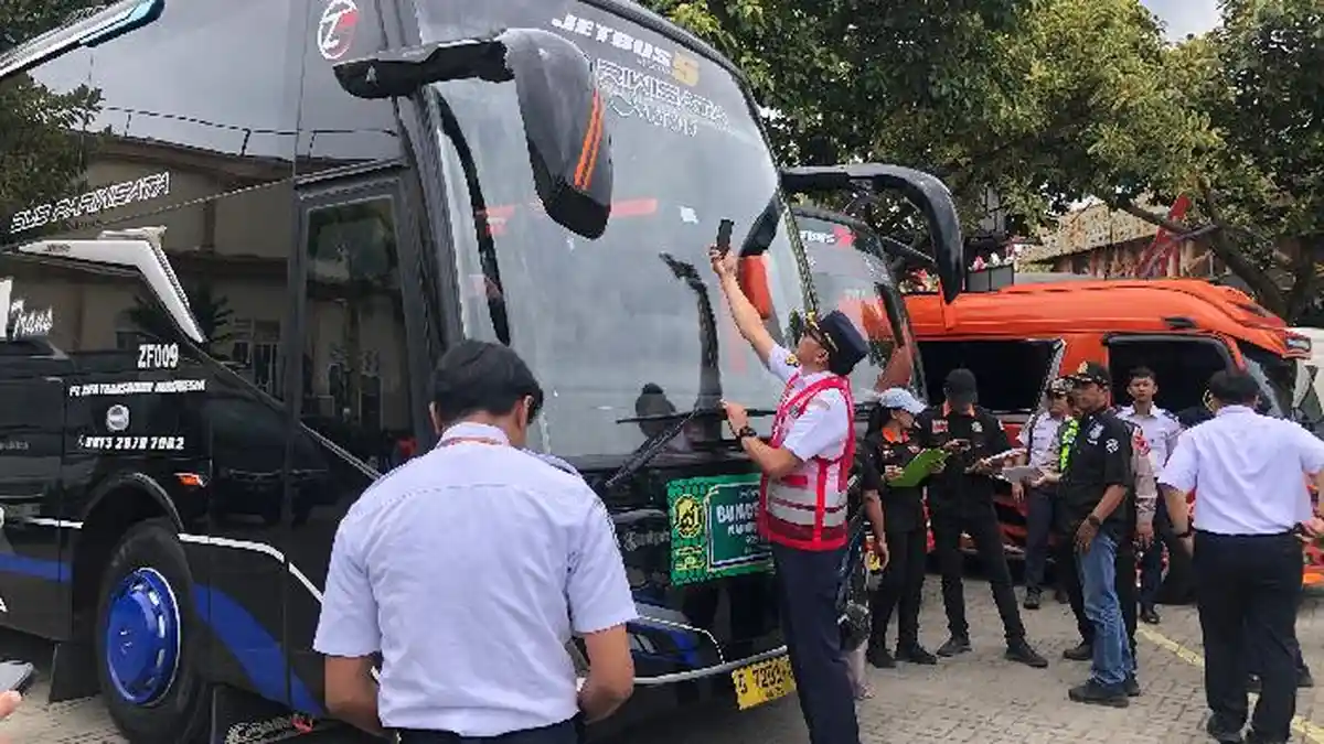 5 Kendaraan Wisata Kena Tilang Saat Sidak Ramp Check Nataru di Kota ...