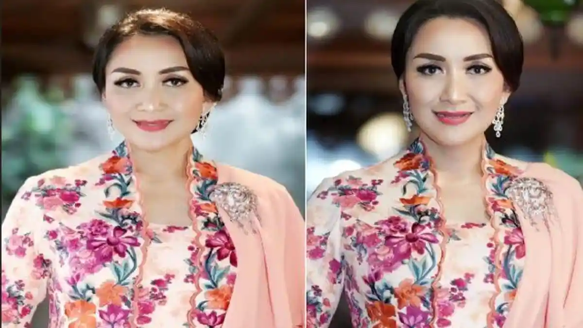 Bangga Berkebaya di Candi Prambanan, Ribuan Perempuan Rayakan Hari ...