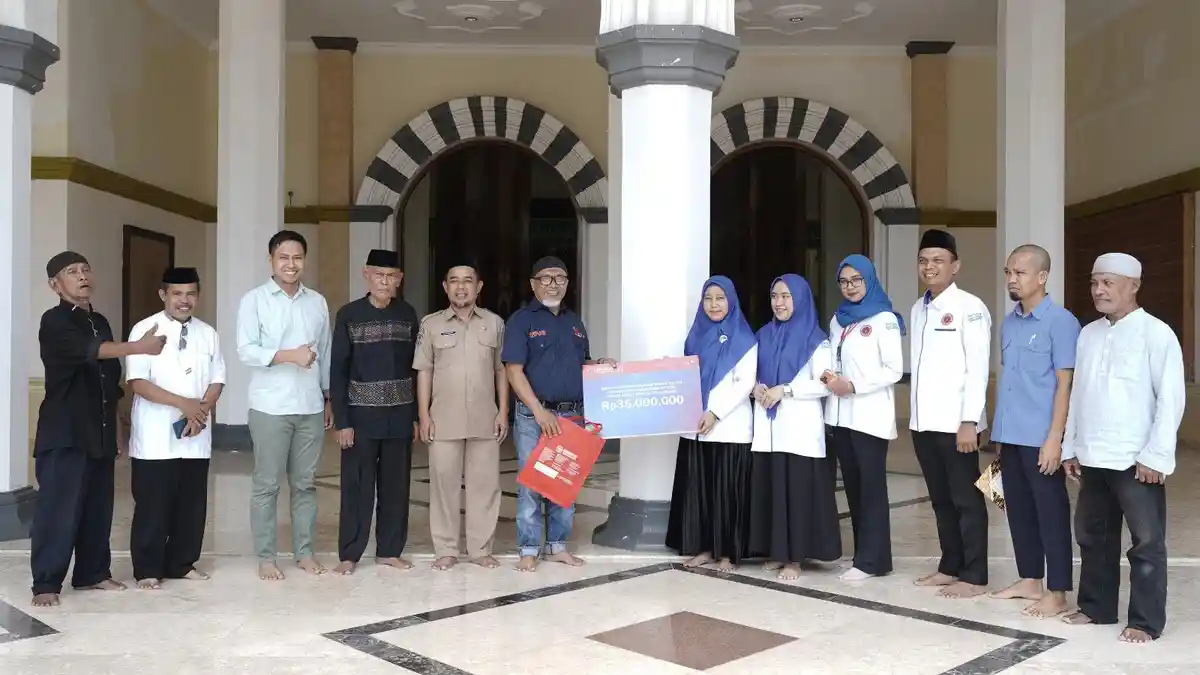 UMB Palopo Bantu Rp35 Juta Bangun Akses Disabilitas di Masjid Agung ...