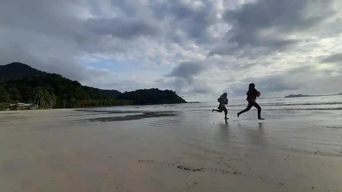 Pantai Padang Melang Anambas Destinasi Wisata di Kepri, Panjang Bibir ...