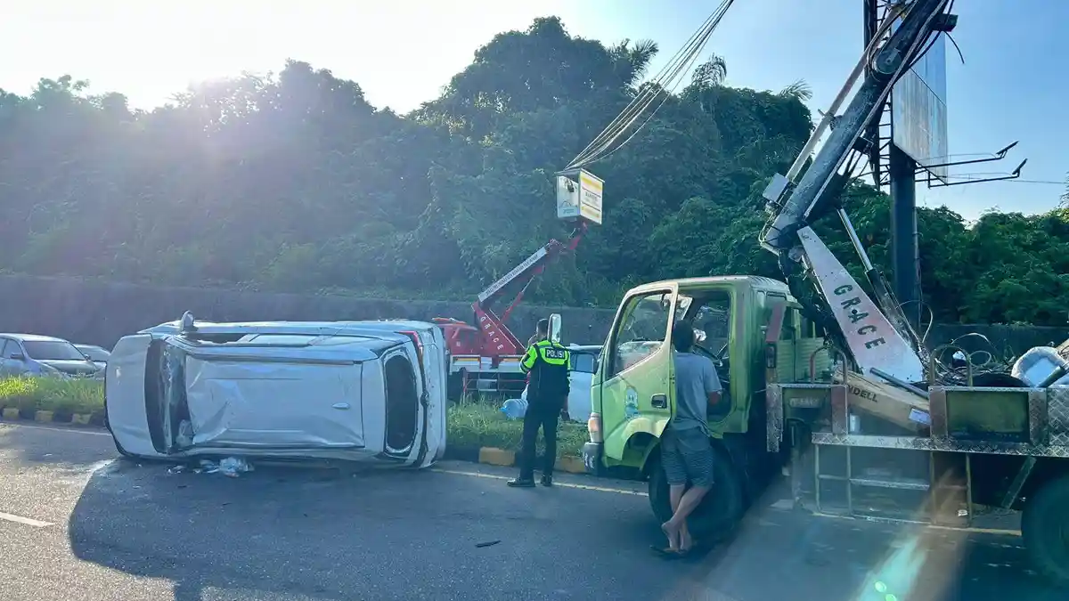 Ini Dugaan Penyebab Kecelakaan Avanza Putih di Jalan Interchange Manado ...