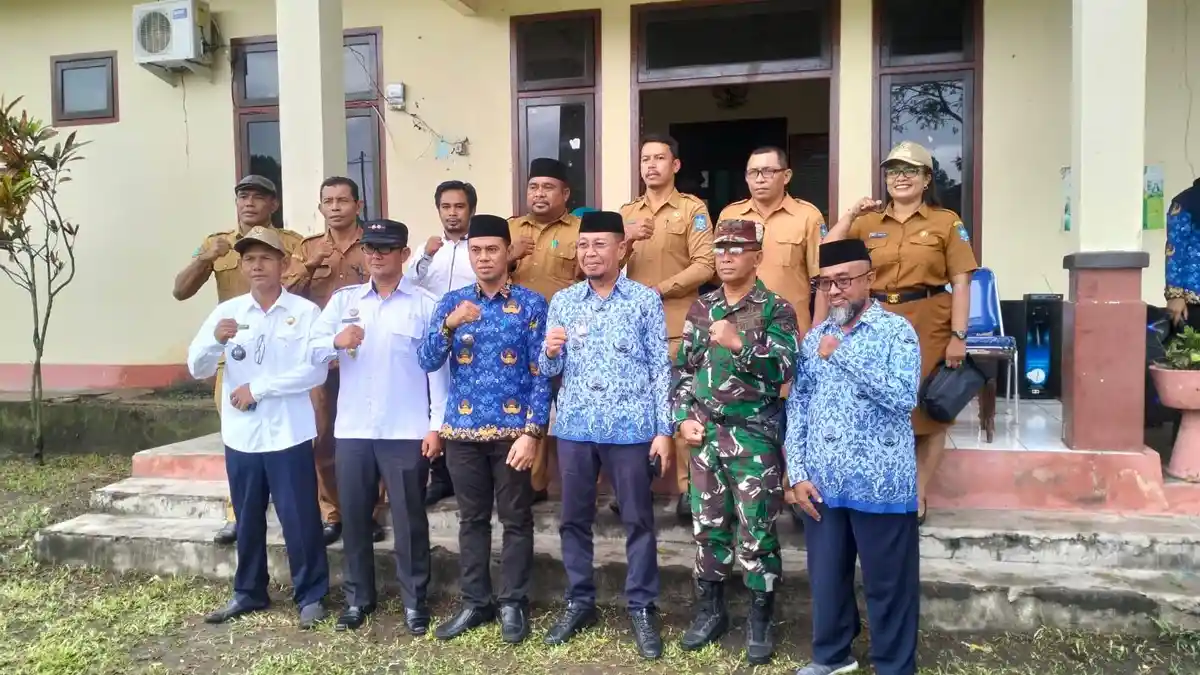 Perdana! Camat Tobelo Utara Gelar Upacara 17 Bulan Berjalan, Taufik ...