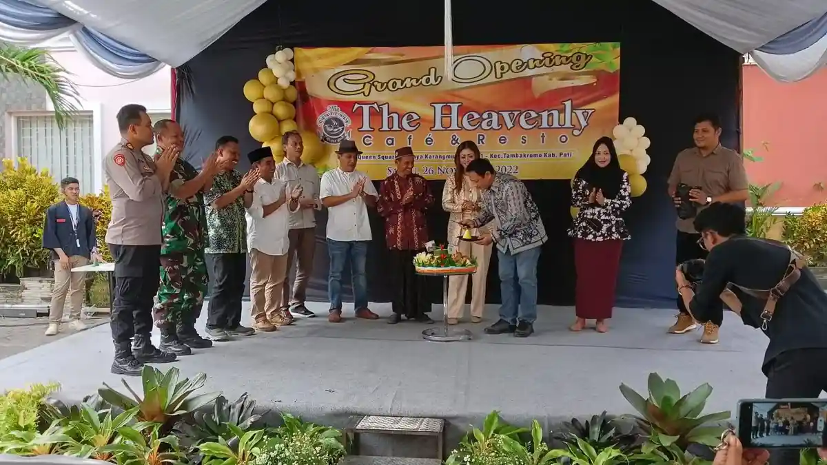 The Heavenly Cafe & Resto, Tempat Nongkrong Baru di Pati Hadirkan ...