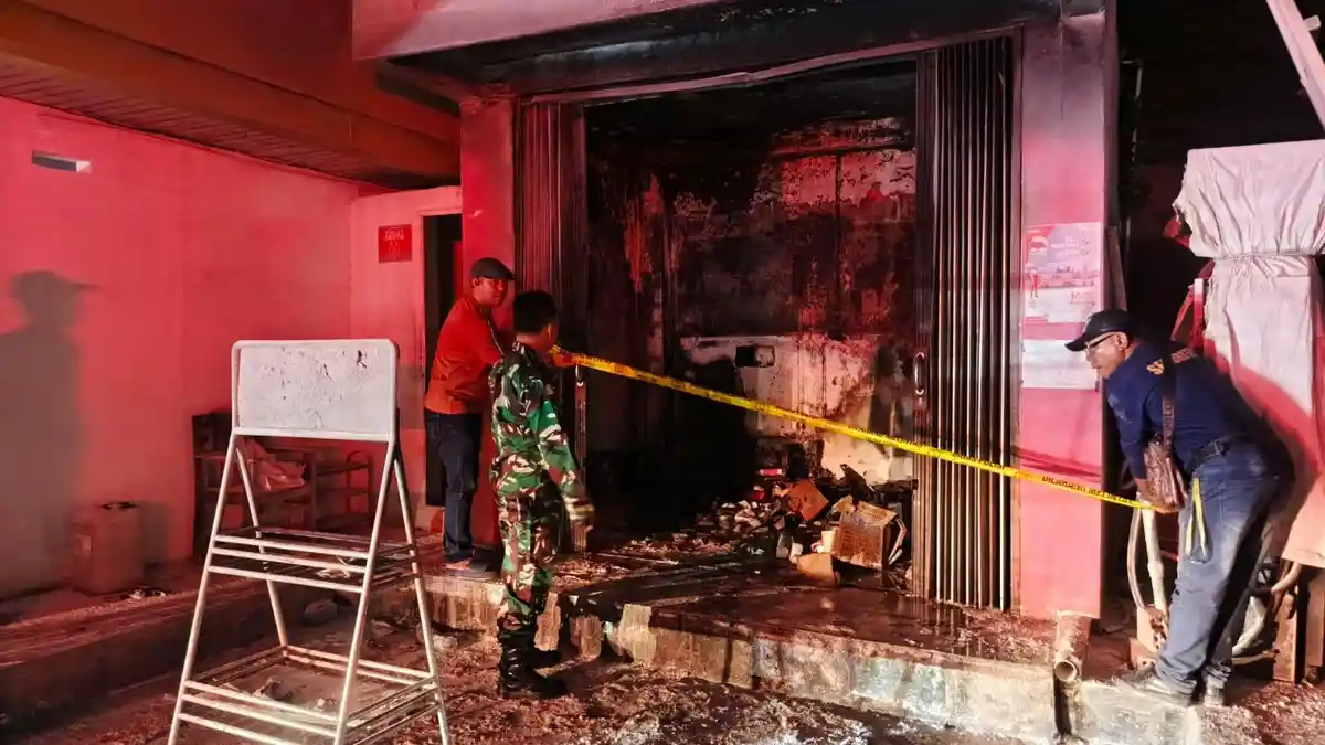 Gudang Oli di SPBU Simpang BLK Palembang Ludes Terbakar, Diduga Gegara ...