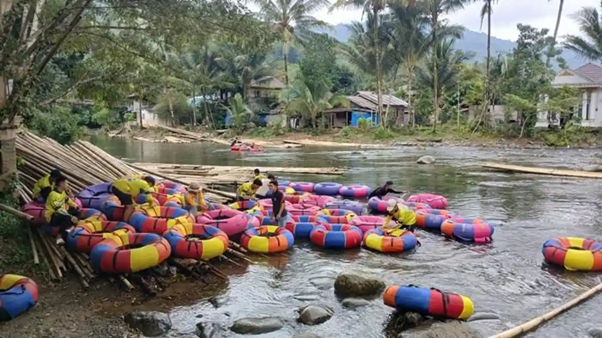 Gaet Wisatawan, Festival Bamboo Rafting Loksado HSS Menjadi Agenda ...