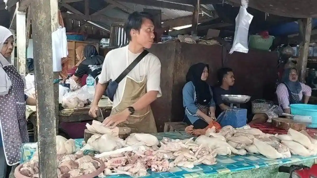 Harga Ayam Potong 1 Kg Hari ini di Musi Rawas Masih Tinggi, Sentuh Rp42 ...