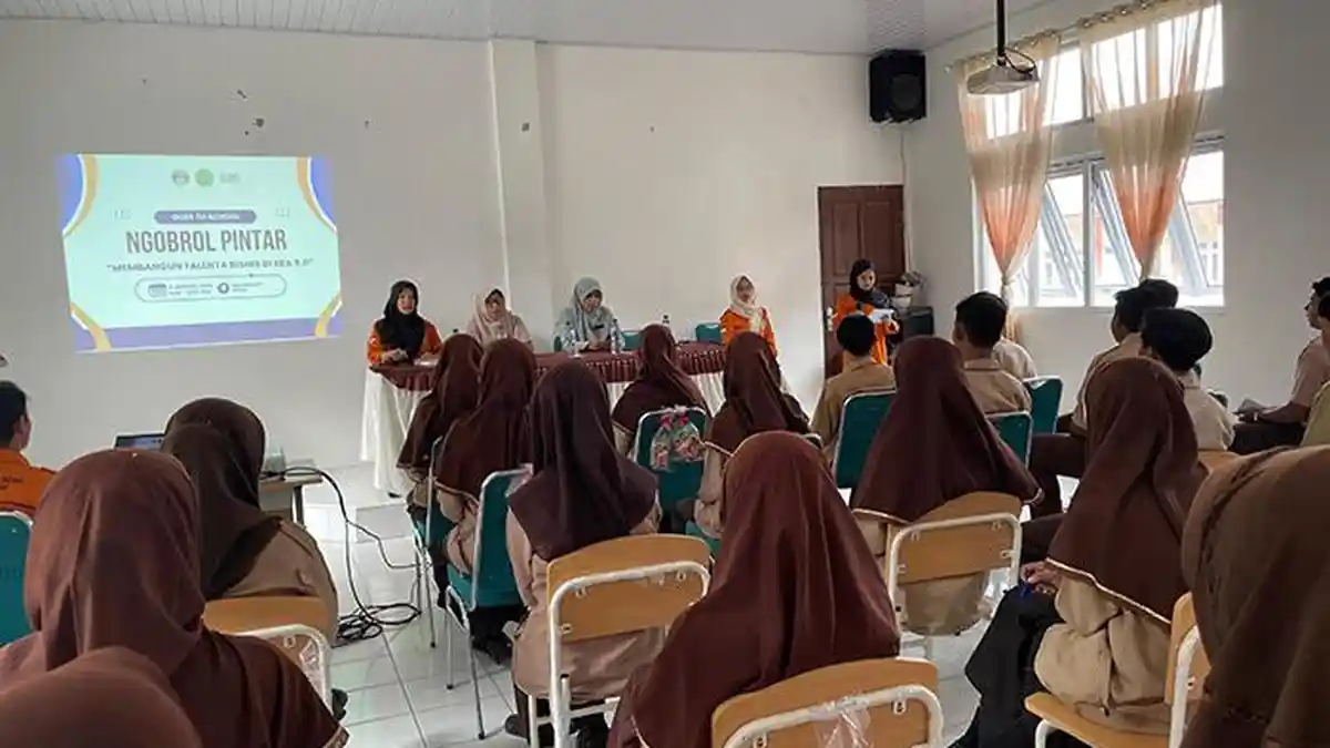 Himabis Fisip Umuslim Ajak Siswa SMA 1 Kuala Bireuen Bangun Talenta ...