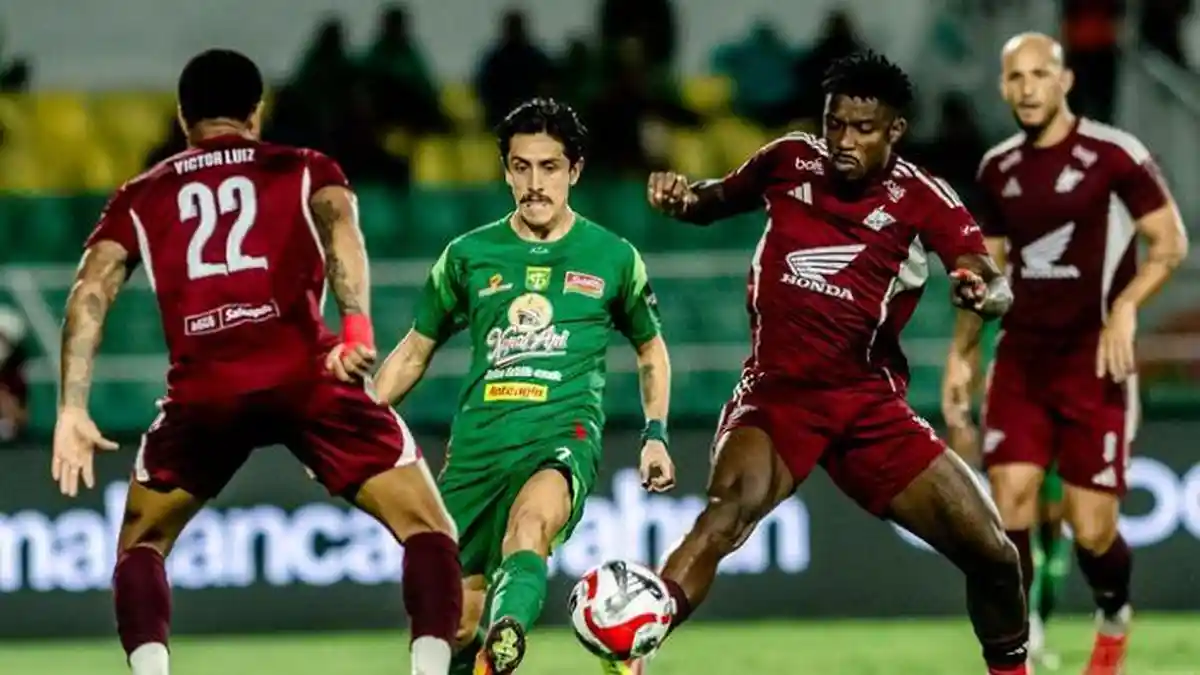 Nyusul Bernardo Tavares ke Persebaya? Santer Kabar 2 Pemain PSM ...