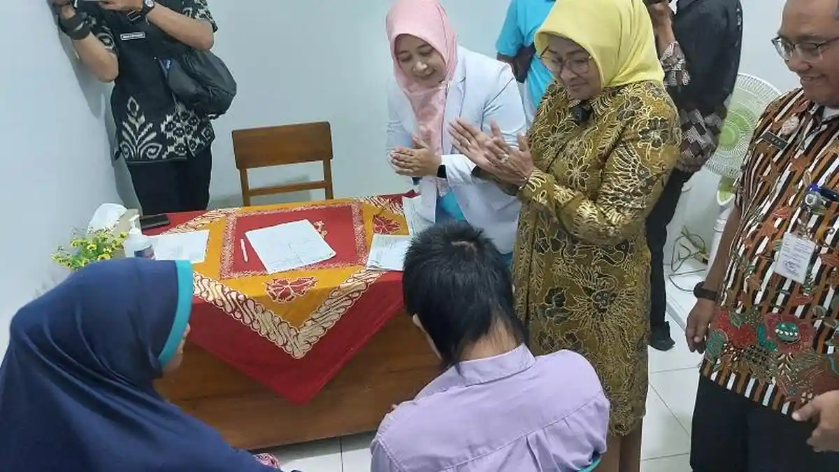 Gelar Pengobatan Gratis di Kaliputih, Pemkab Kebumen Turut Terjunkan ...