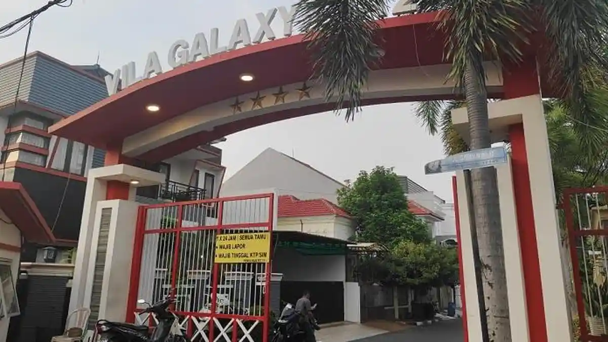 Rumah Firli Bahuri di Bekasi Terlihat Sepi Usai Dikabarkan Dijemput ...