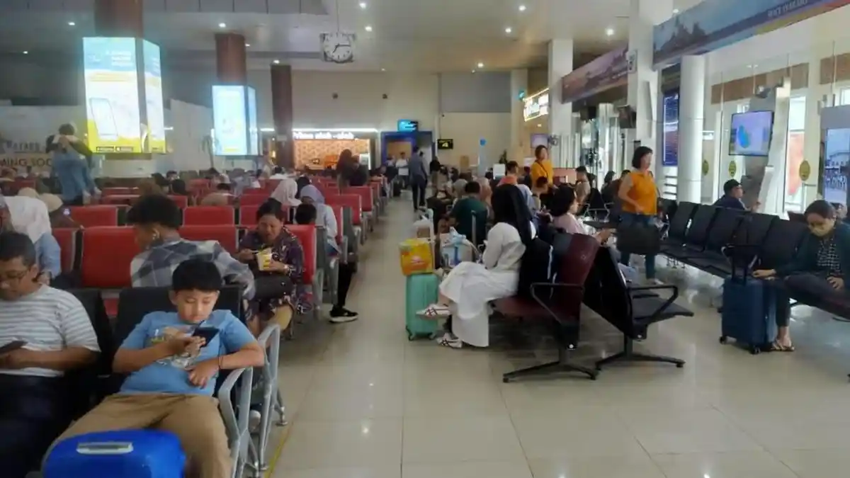 Harga Tiket Pesawat Naik, Warga Pekanbaru Ini Batal ke Surabaya ...
