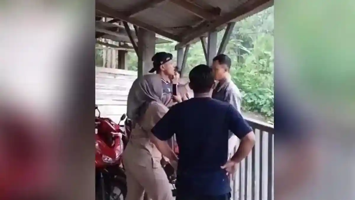Awal Mula Holis Diintimidasi Keluarga Kades Usai Posting Jalan Rusak ...