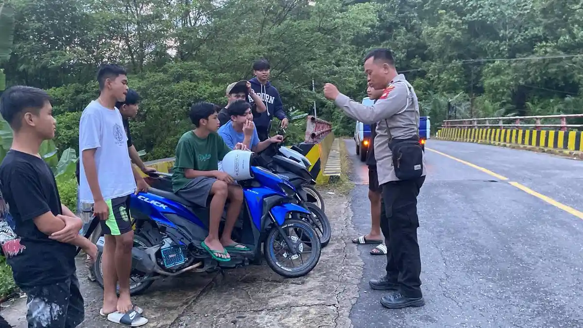 Polsek Mempawah Hulu Gelar Patroli untuk Antisipasi Balapan Liar ...