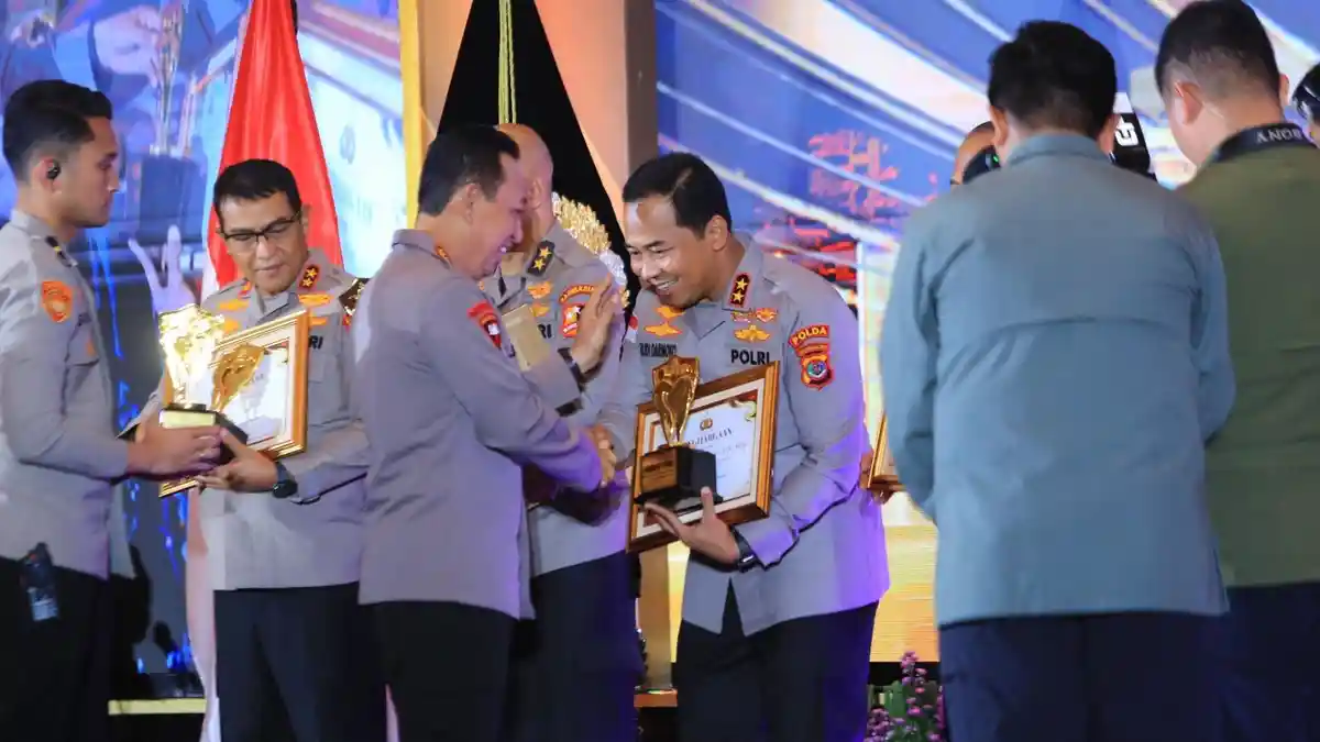 Kapolda NTT Terima Polri Awards, Lemkapi Soroti Komitmen Kesetaraan Gender - TribunNews.com