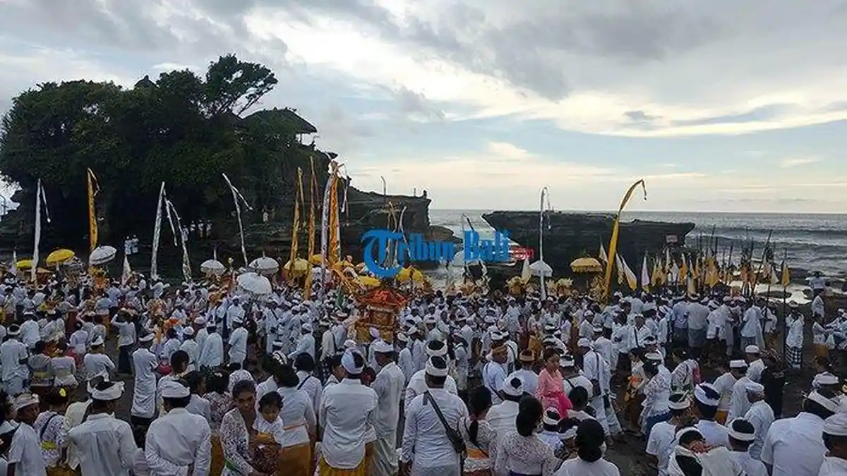 Jadwal Odalan di Pura Saat Buda Wage Langkir, Termasuk Pura Tanah Lot ...