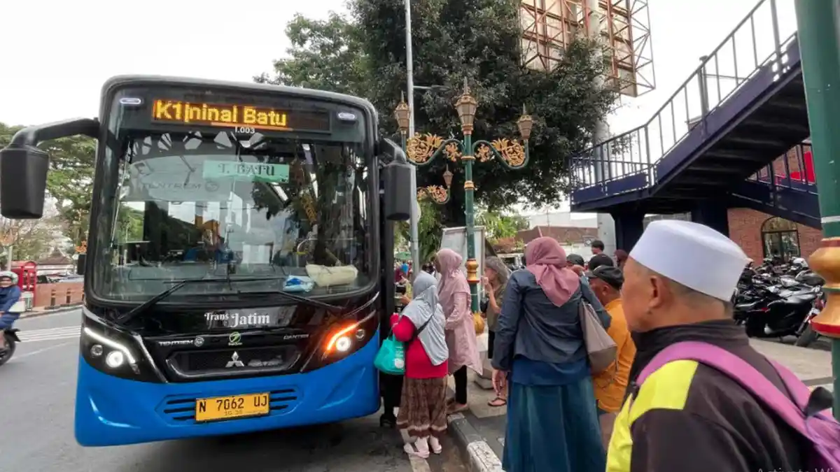 Bus Trans Jatim Malang Diminati Wisatawan, Banyak yang Naik dari ...