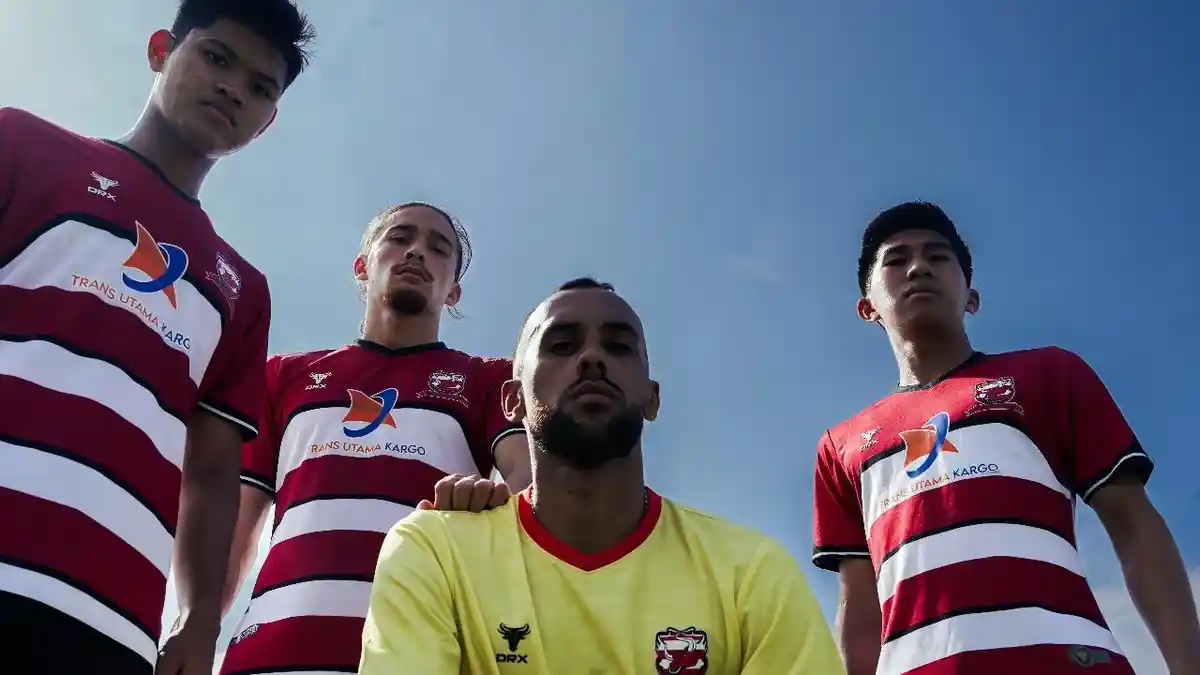 Madura United Gandeng DRX Wear Jadi Mitra Apparel, Hadirkan Jersey ...
