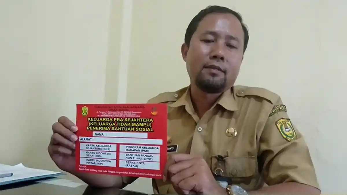 Sebar 20 Ribu Lembar ke Petugas, Awal Maret Stiker PKH Akan Ditempel ...