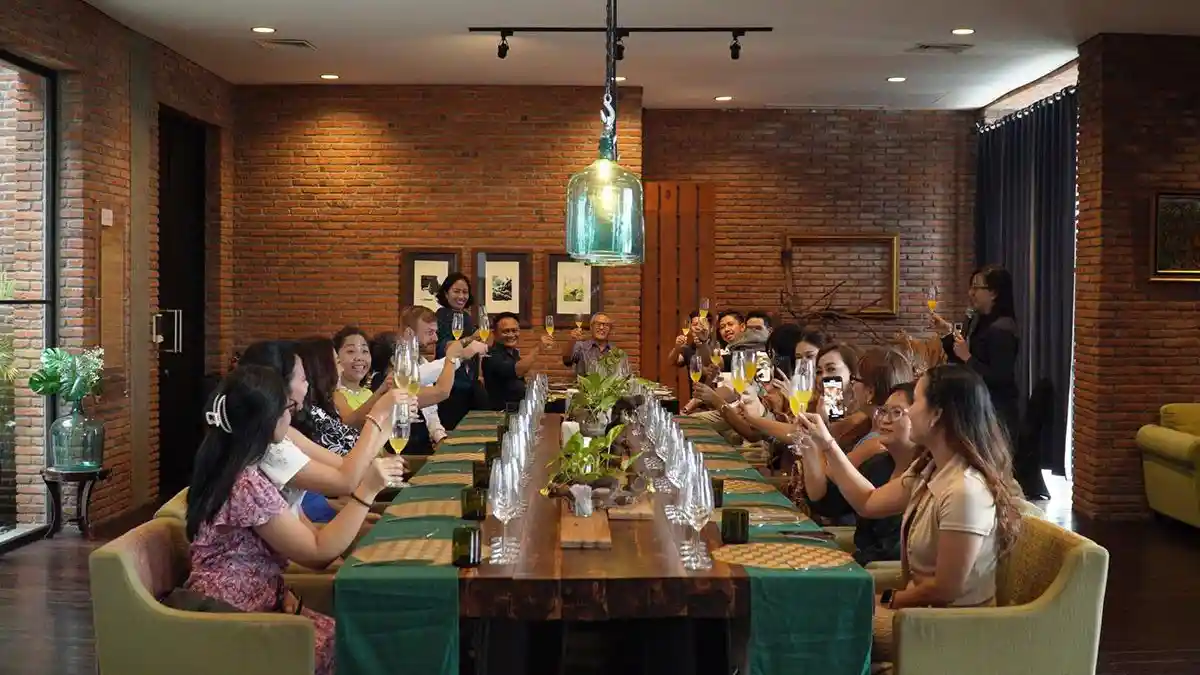 Produk Baru Two Islands Hatten Wine Banjir Pujian saat Wine Tasting ...