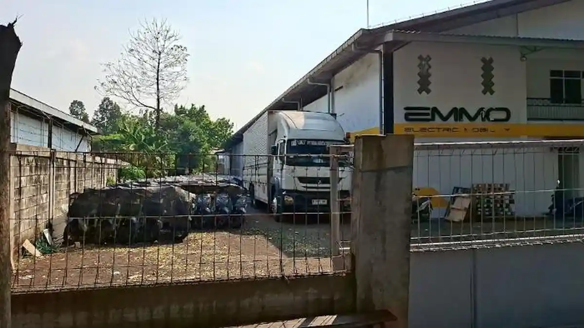 Bos BGN Dadan Hindayana Terjerat Korupsi, Motor Listrik MBG di Gudang ...