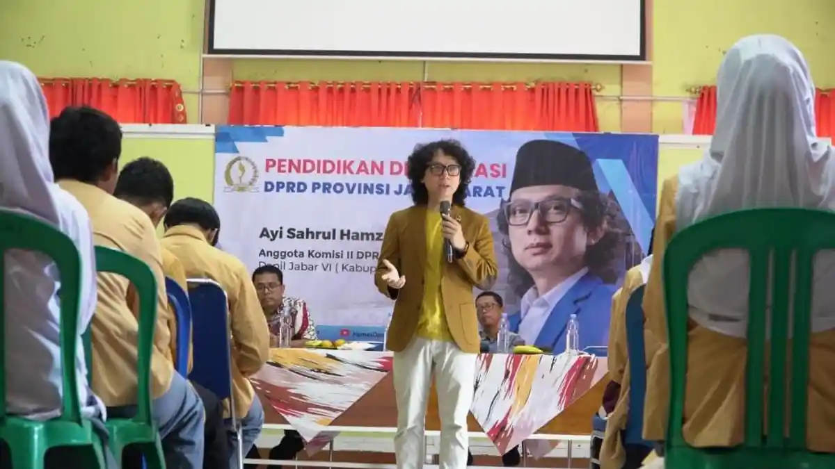 Ayi Sahrul Hamzah Gelar Pendidikan Demokrasi di SMK Muhammadiyah 1 ...