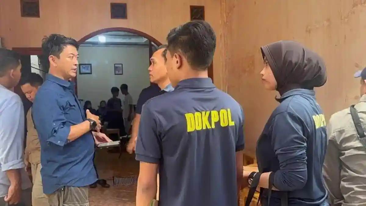 Ferry Irawan Pegawai KKP Naik Pesawat ATR 42-500, Polisi Tes DNA Anak ...