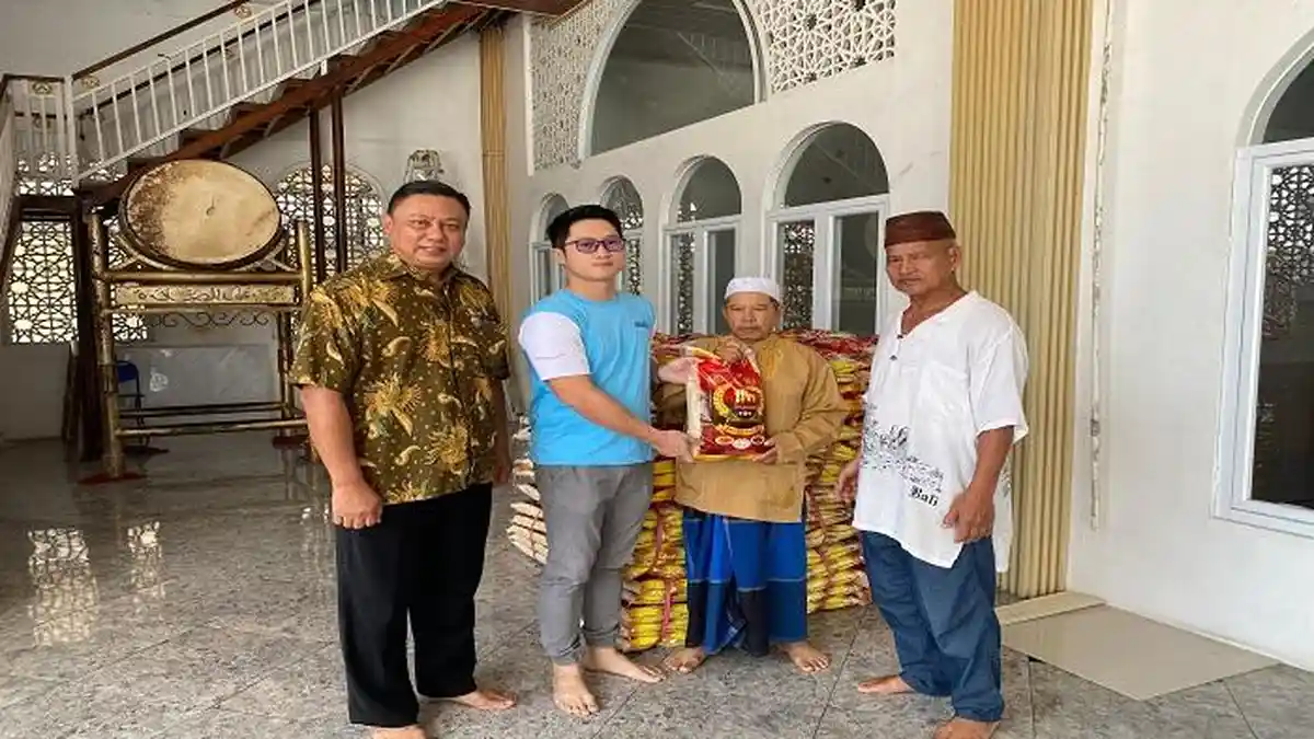 Bolesa Berbagi Berkah di Ramadan, 1,5 Ton Beras Diserahkan ke Masjid Al ...