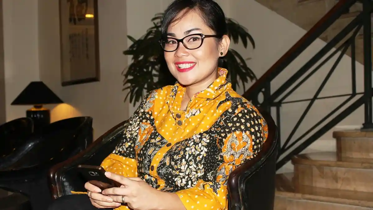 Wanita Ini Bisa Ngobrol Bebas dengan Suami di Kafe daripada di Rumah ...