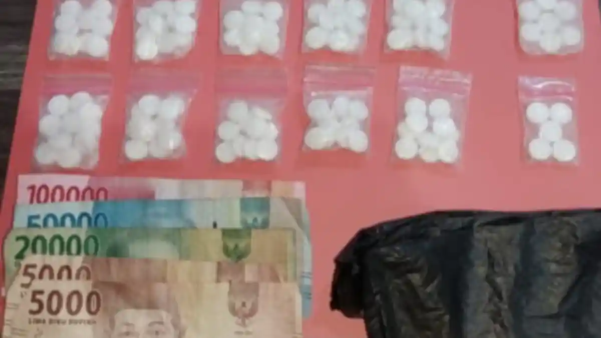 Dua Sekawan di Balikpapan Kompak Edarkan Obat Keras Double L Diringkus ...