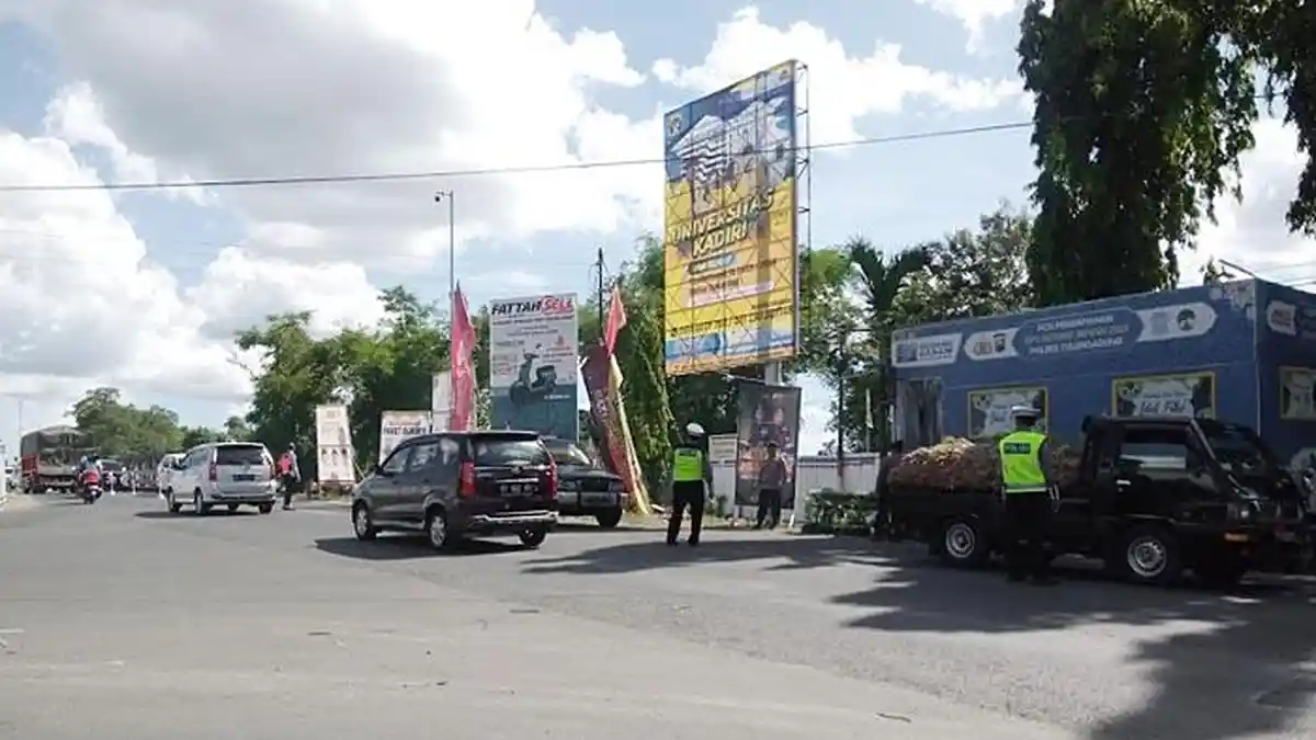 Simpang Tiga Ngantru Tulungagung Masih Sepi, Diprediksi Akan Ramai Saat ...